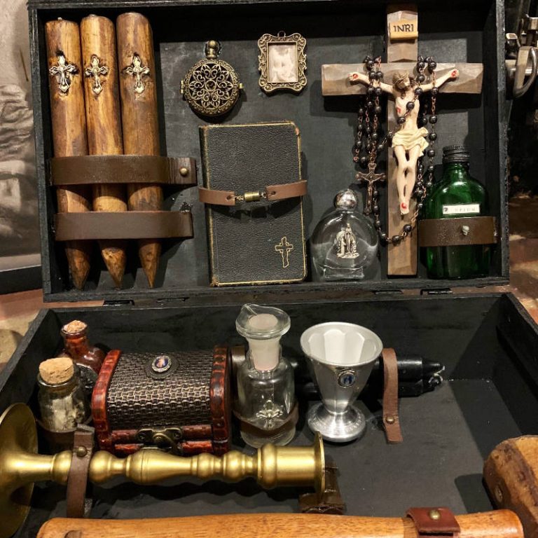 Des kits victoriens pour tuer des vampires... ? | La vie au XIXe siècle